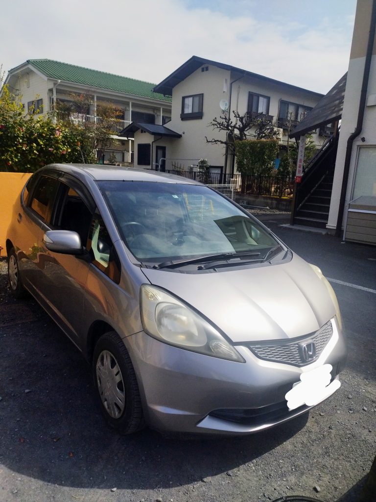 初心者でも安心！フィットGE6のエンジンオイル交換DIYの基本手法を車屋プロが解説：自宅でできる簡単な修理方法！ | 自動車の事ならスピードスターへ！