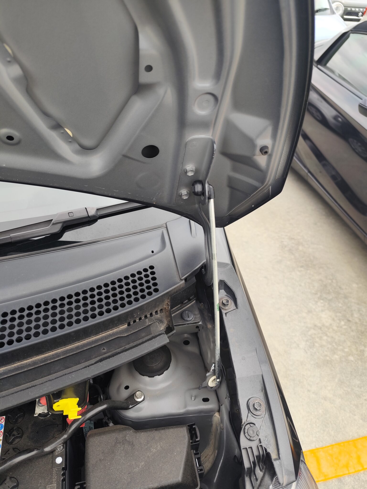 初心者でも安心！ミライースLA350Sのエンジンオイル交換DIYの基本手法を車屋プロが解説：自宅でできる簡単な修理方法！ | 自動車の事ならスピードスターへ！