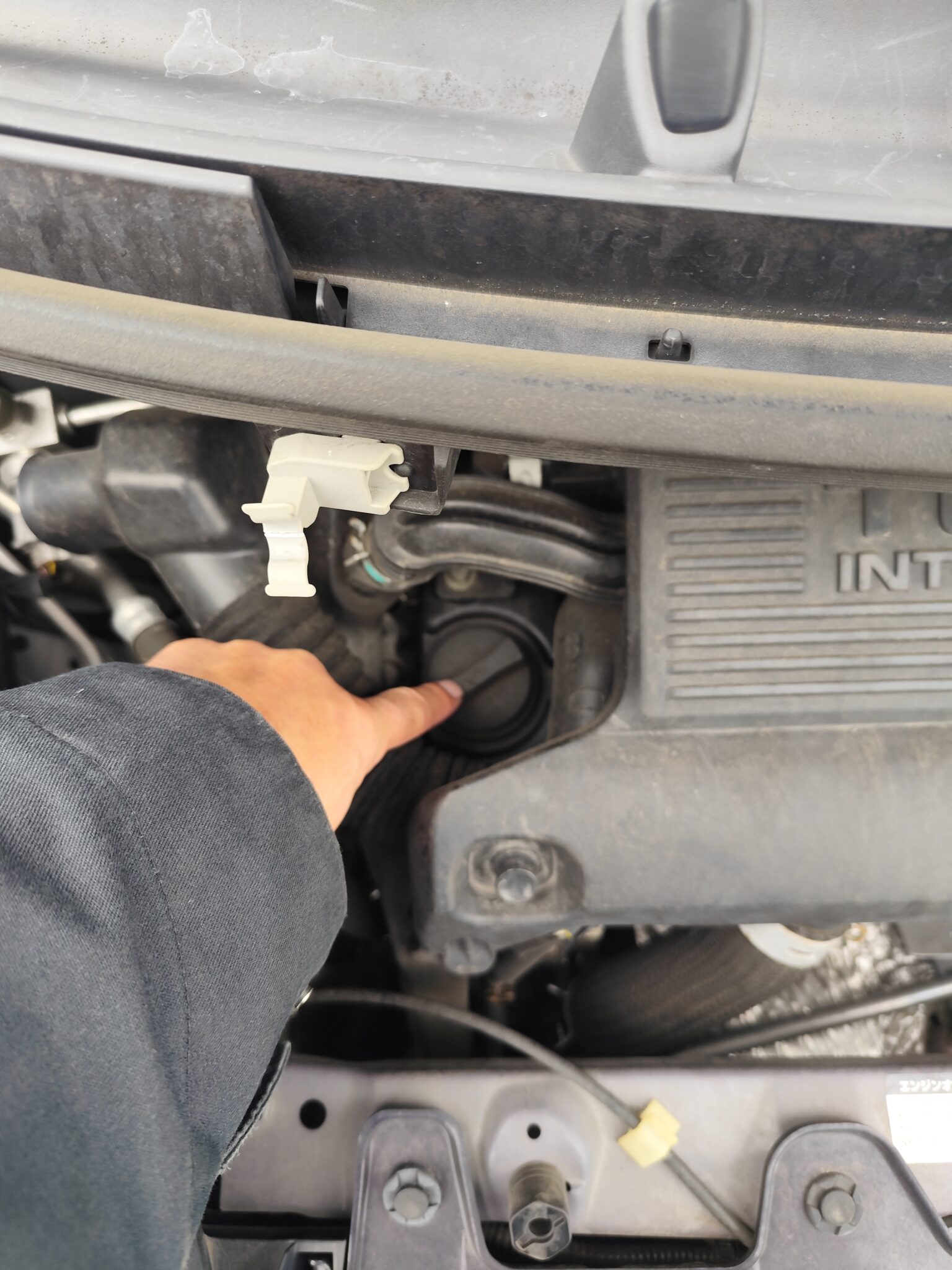 初心者でも安心！タントLA600Sのエンジンオイル交換DIYの基本手法を車屋プロが解説：自宅でできる簡単な修理方法！ | 自動車の事ならスピードスターへ！