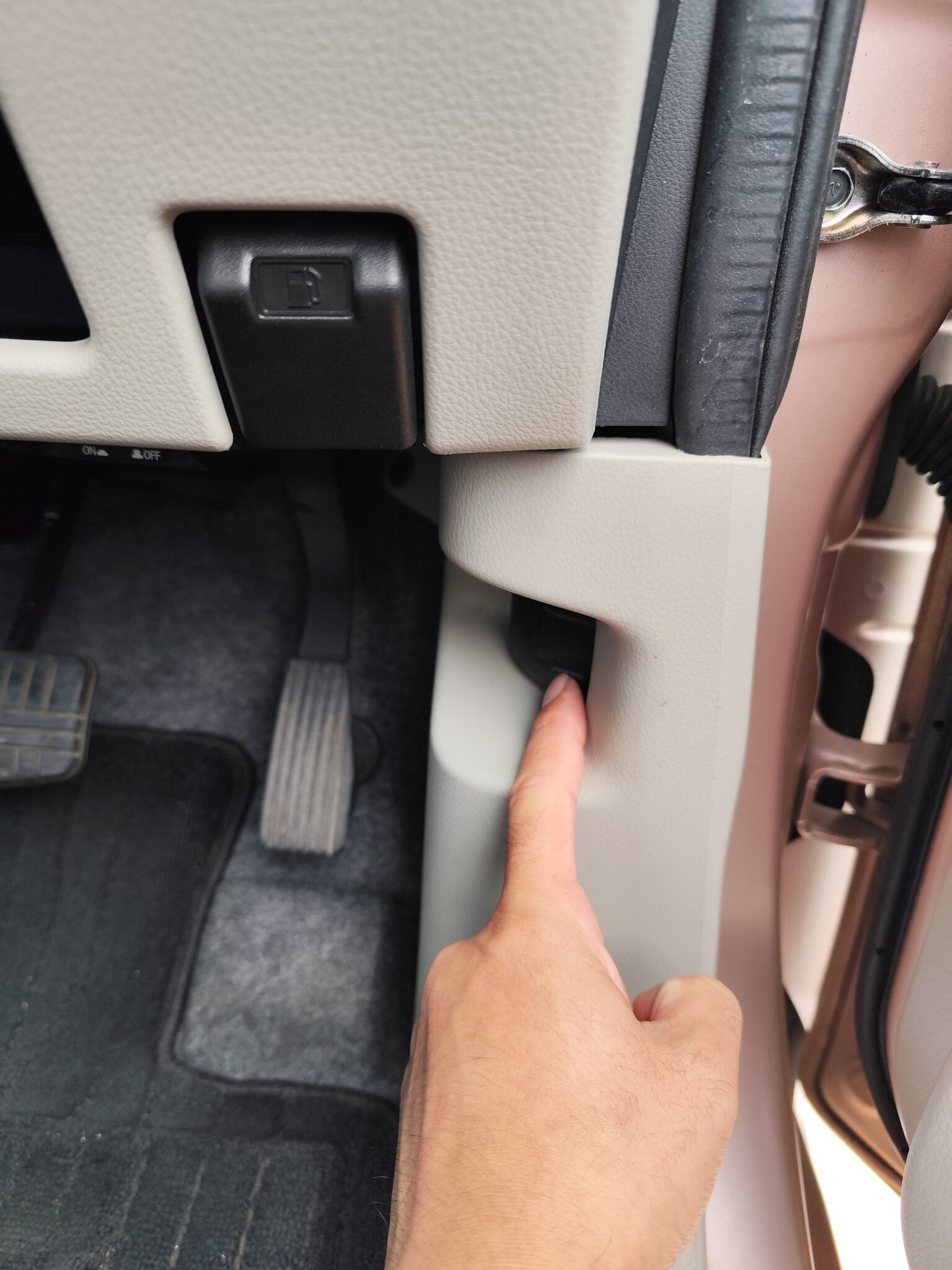 初心者でも安心！デイズルークスB21Aのエンジンオイル交換DIYの基本手法を車屋プロが解説：自宅でできる簡単な修理方法！ | 自動車の事ならスピードスターへ！