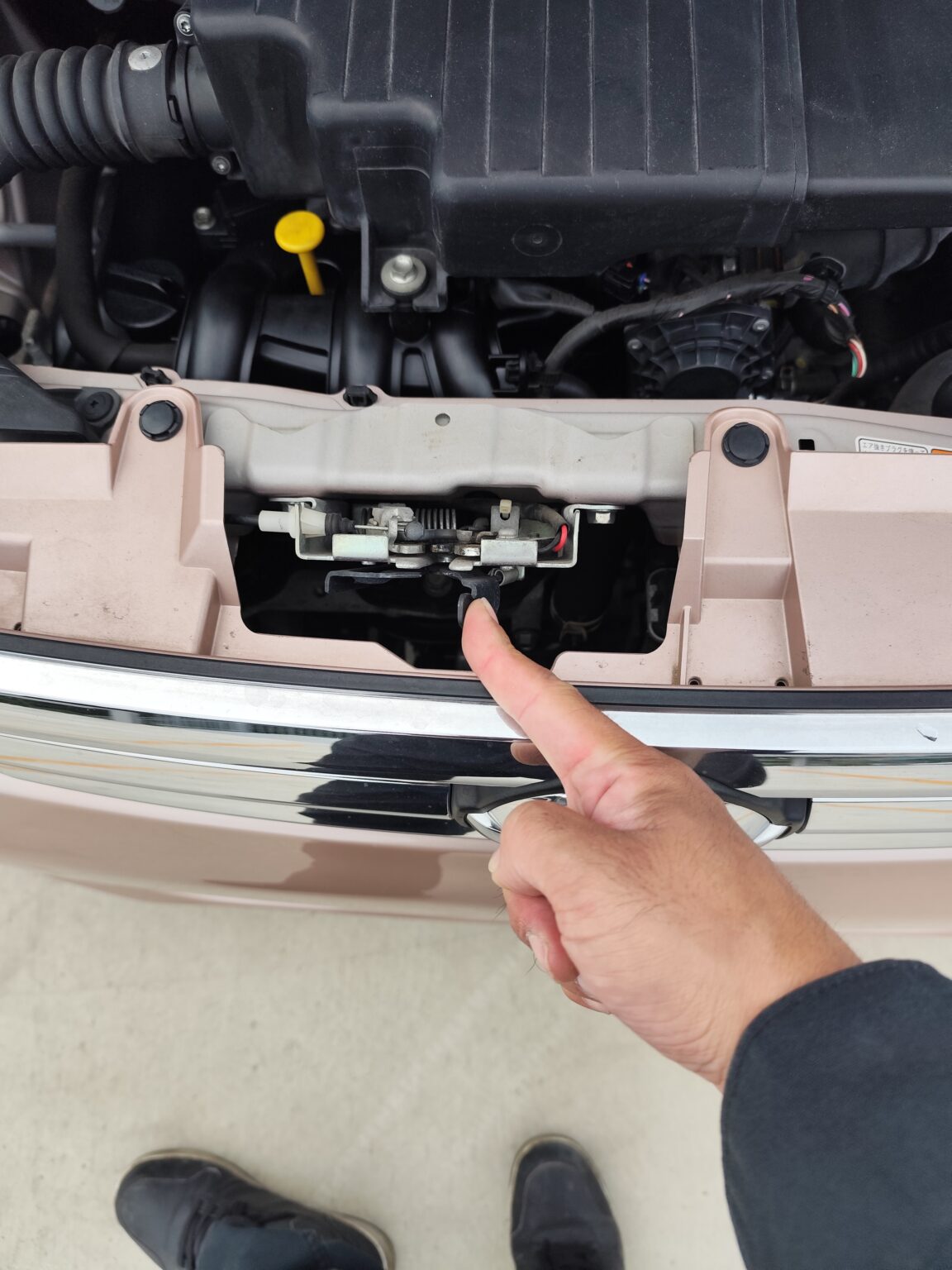 初心者でも安心！デイズルークスB21Aのエンジンオイル交換DIYの基本手法を車屋プロが解説：自宅でできる簡単な修理方法！ | 自動車の事ならスピードスターへ！